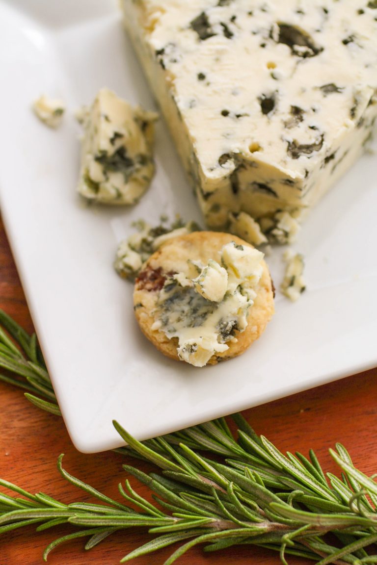 Fig and Rosemary Crackers